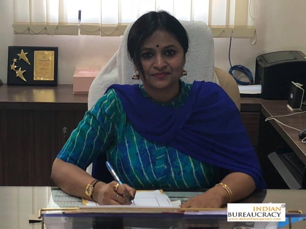 Ranu Sahu IAS posted as Collector- Raigarh, Chhattisgarh | Indian ...
