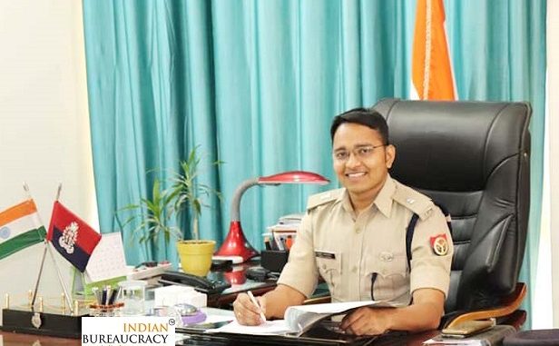 Vineet Jaiswal Ips Transferred To Dgp Hqrs In Waiting Lucknow Indian Bureaucracy Is An 
