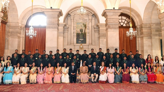 Probationers of Indian Statistical Service call on the President ...