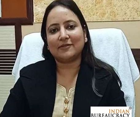 Neha Sharma IAS posted as DM & Collector- Gonda, UP | Indian ...