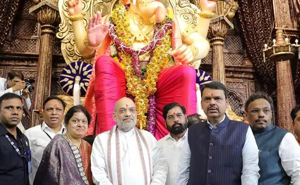 Union Home Minister Shri Amit Shah visits Lal Bagh Ka Raja Ganeshotsav ...