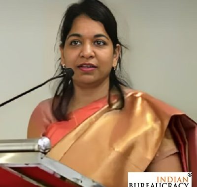 Rubal Prakher Agarwal IAS takes charge as MD- MMMOCL, Maharashtra ...